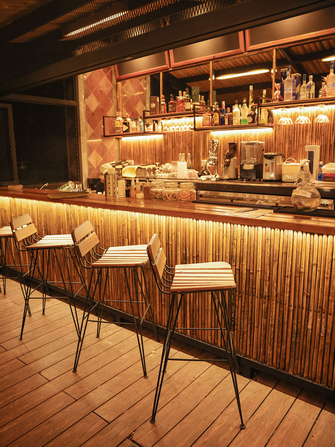 Tidal Bar, Cocktail Bar Terbaru di Tepi Pantai Lagoi Bintan